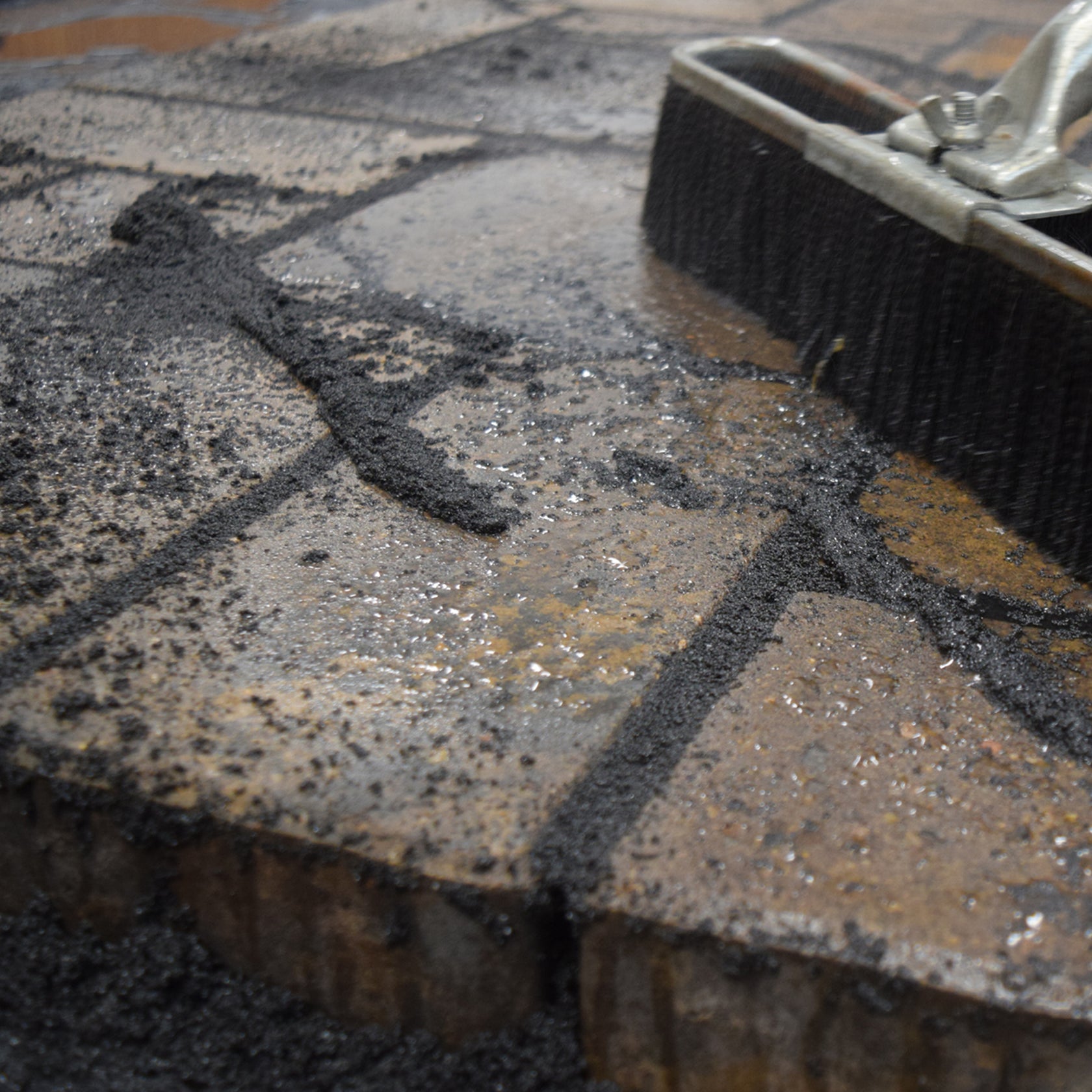 SRW Products WetLok™ Permeable Jointing Sand | On The Patio – On the Patio